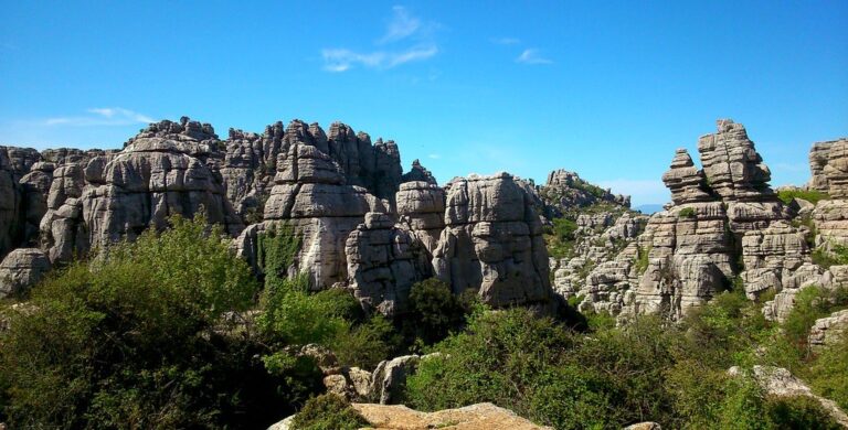 Descubre el misterioso relieve kárstico y su origen